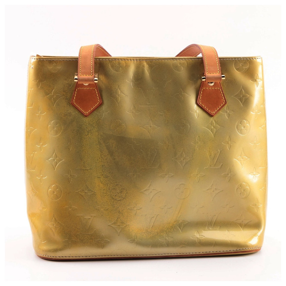 Louis Vuitton | Bags | 999 Louis Vuitton Paris Lime Vernis Shoulder Bag ...